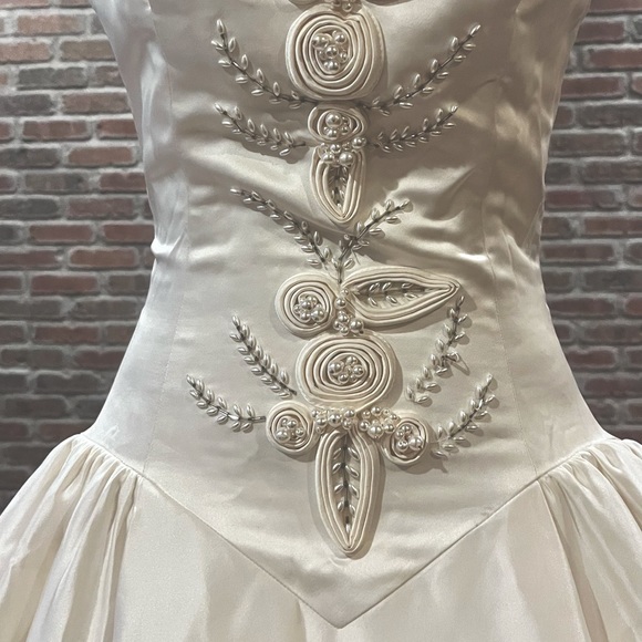 Scassi | Dresses | Vintage 995 Scassi By Eva Forsyth Wedding Gown One ...